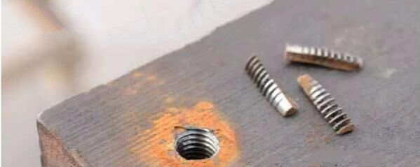9 Practical Methods to Remove Broken Taps